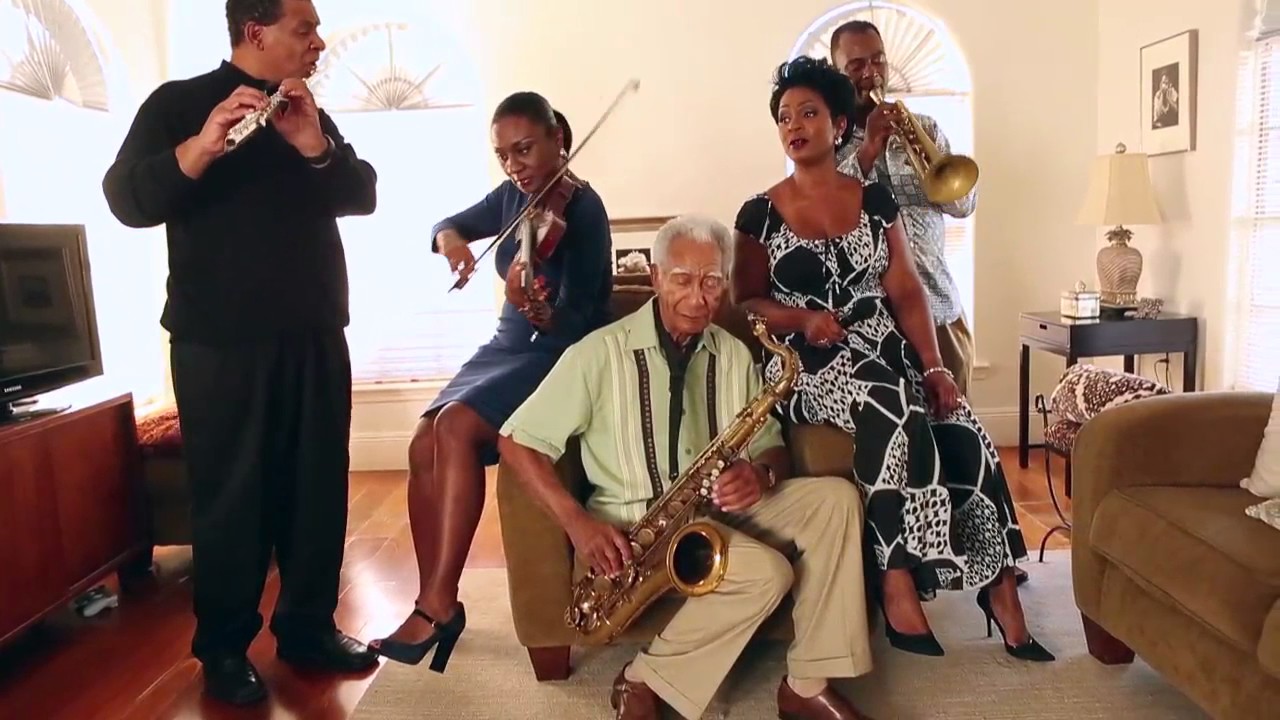 The Jordan family plays at home - YouTube