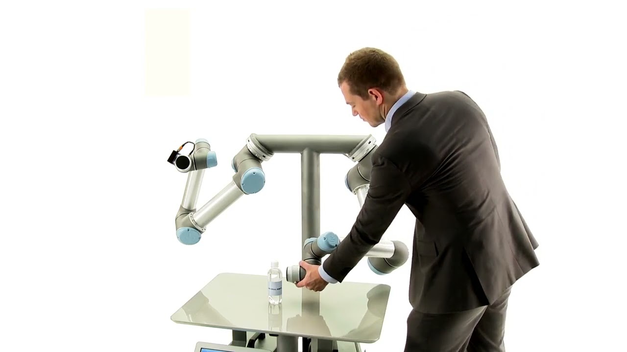 [다스] UR5 x2를 통한 Dual Arm Demo - YouTube