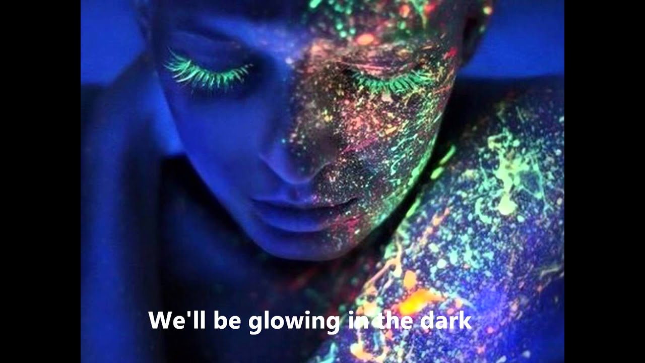 Coldplay - Charlie Brown - YouTube
