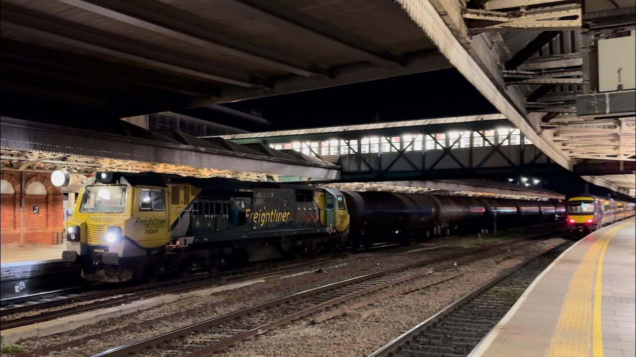 Freightliner GE Powerhaul Class 70 70009 on hire to Colas Railfreight ...