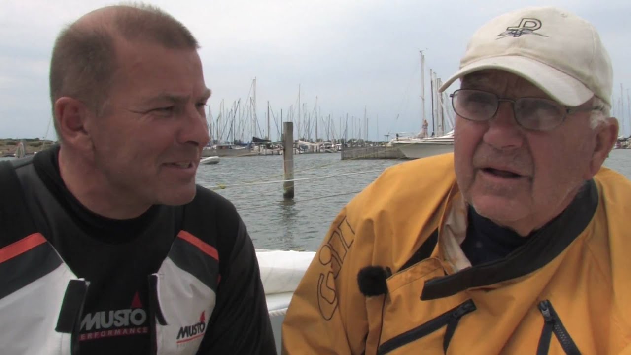 Legendariska Sune Carlsson efter race 1 Starbåts VM (Swedish) - YouTube