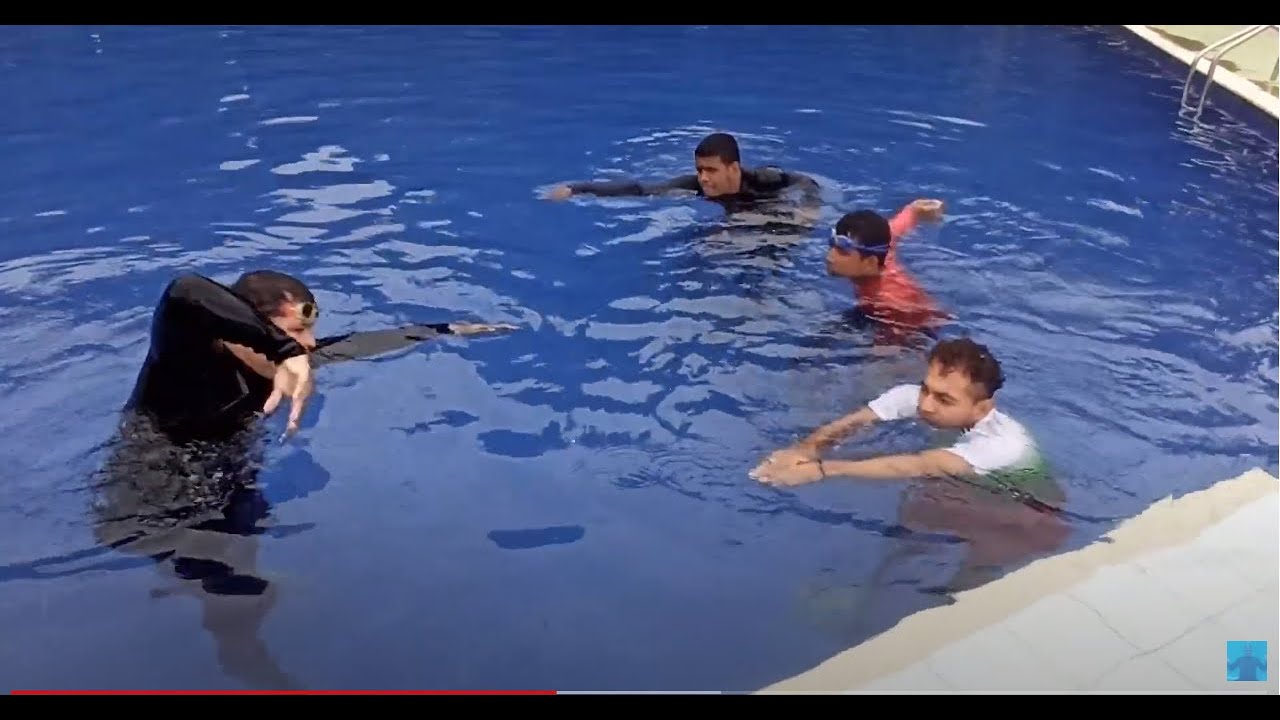 Nadar y flotar clase de natación para principiantes - YouTube