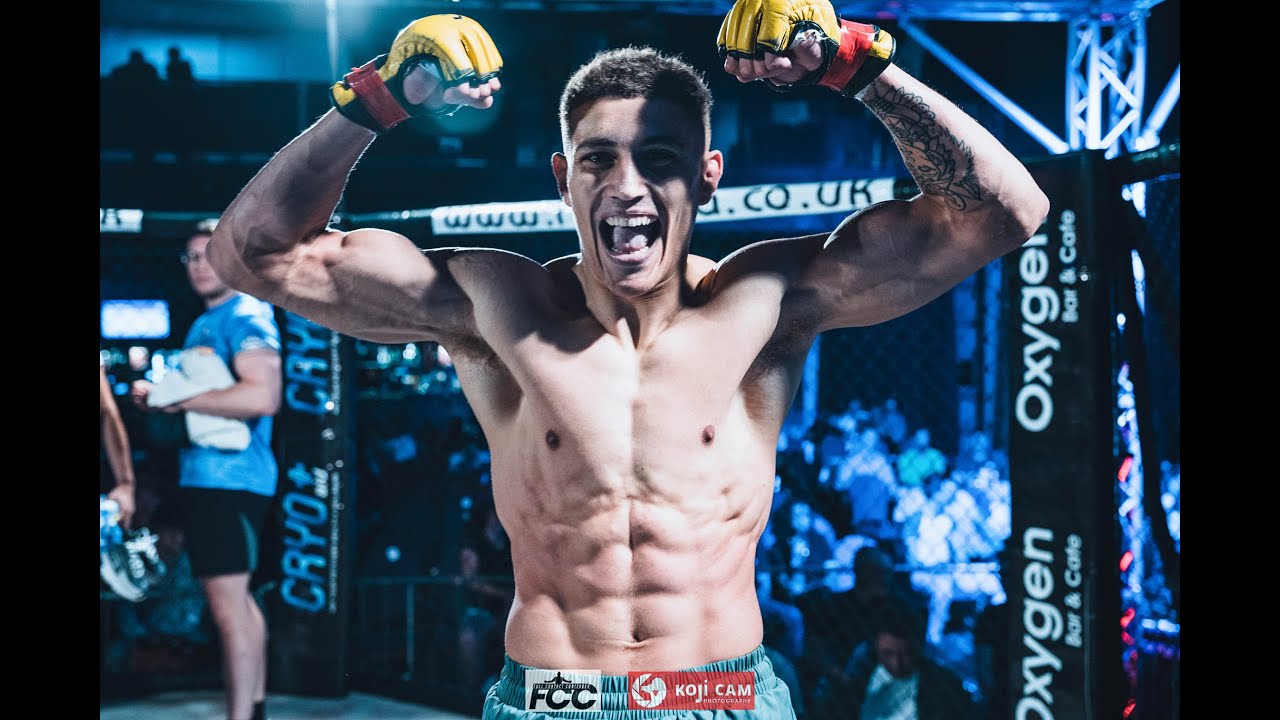 FCC 26: Craig Skelton vs Liam Molloy - Big KO! - YouTube