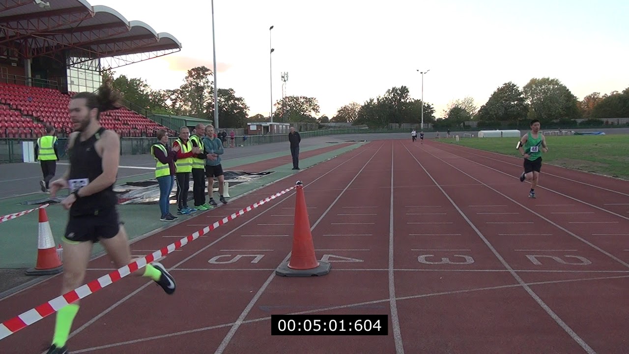 Reading Roadrunners Mile Sept 2018 - YouTube