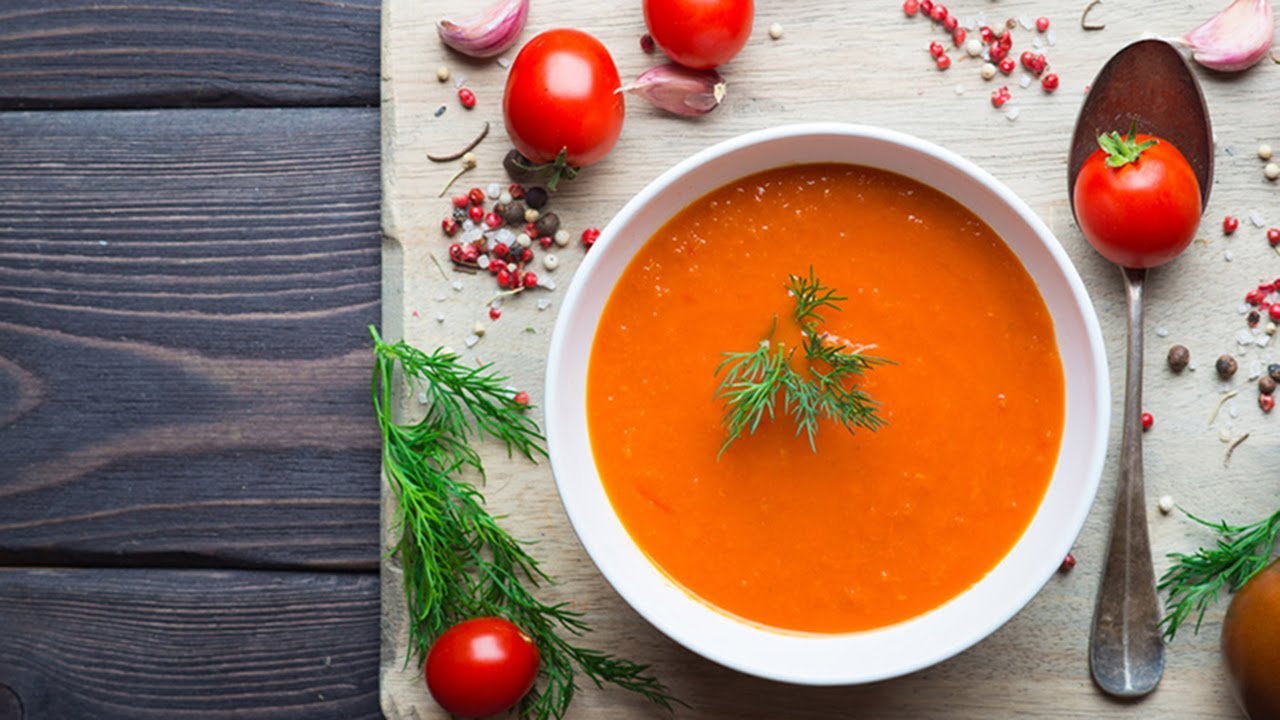 Le zuppe fredde: crema di pomodori estiva - YouTube