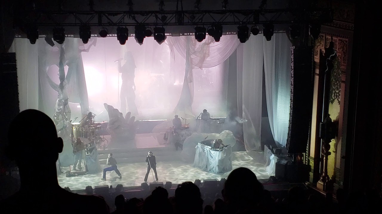Robyn- Love is Free @ Fox Theater Oakland - YouTube