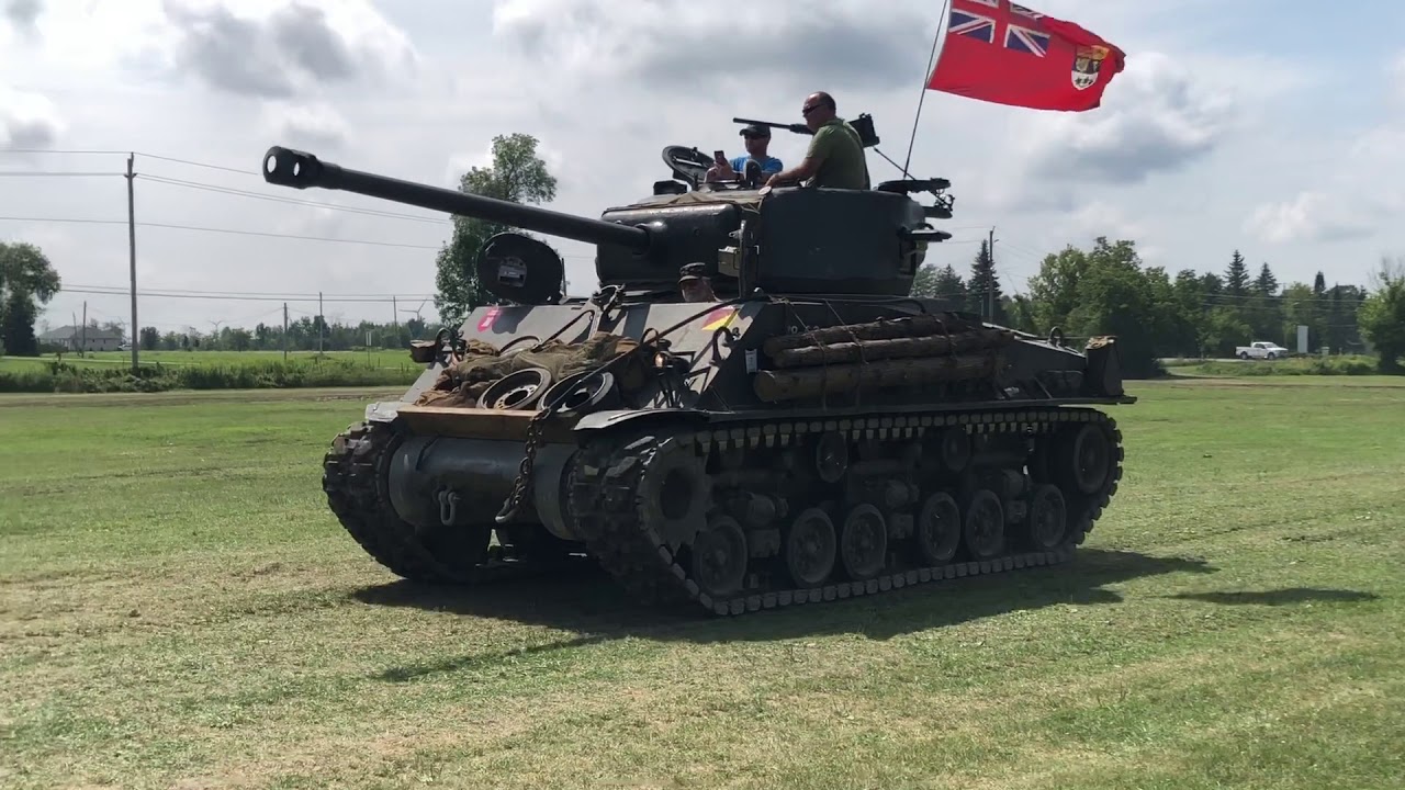 Sherman tank shooting blank round - YouTube