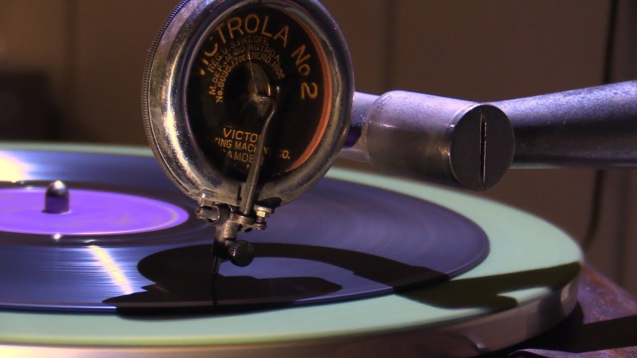 Trying out a 1919 Victor Victrola, VV-VI - YouTube