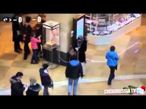 Hicabsız və hicablı qıza söz atarlarsa reaksiya necə olar?