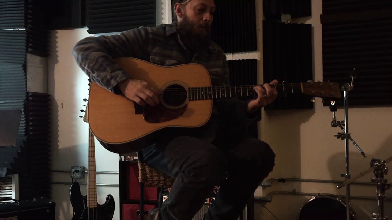 The Girl I Left Behind Me- Day 10 of Flatpicking a Tune a Day - YouTube