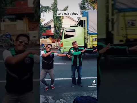 Story Wa Ojol Lucu Joget Pinggir Jalan