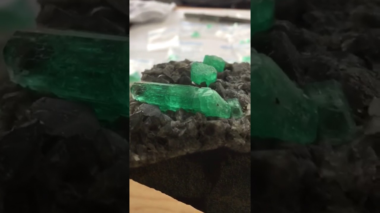 Very rare terminated emerald crystal rough specimen - YouTube