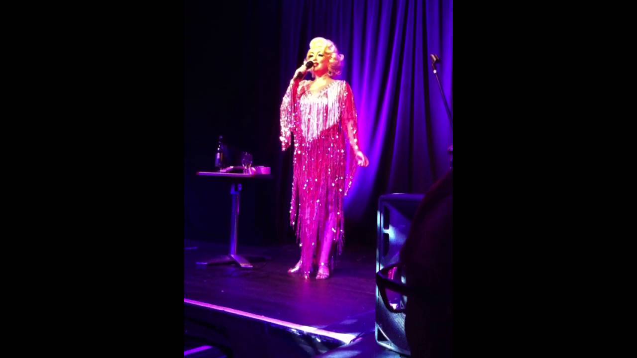 Laura Nixon as Marilyn Monroe - YouTube