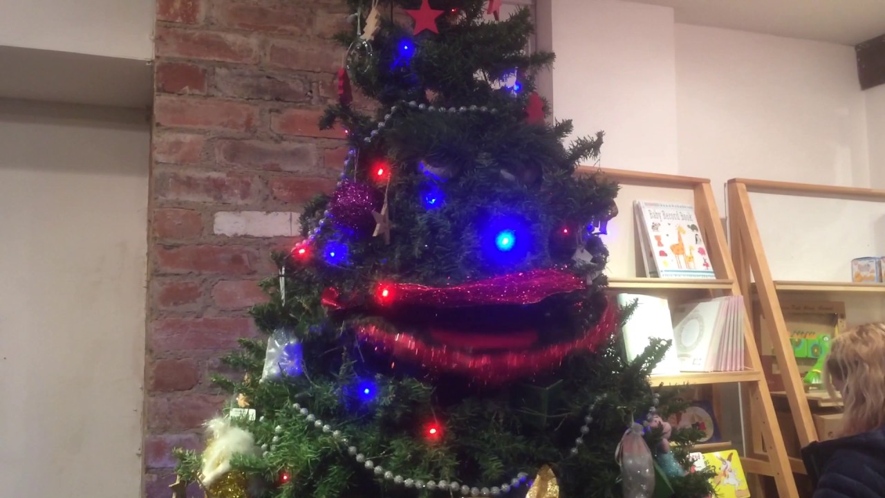 Stumpy the singing Christmas tree - YouTube