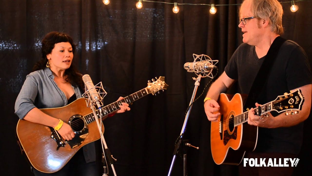 Folk Alley Sessions: Winterpills - "Freeze Your Light" - YouTube