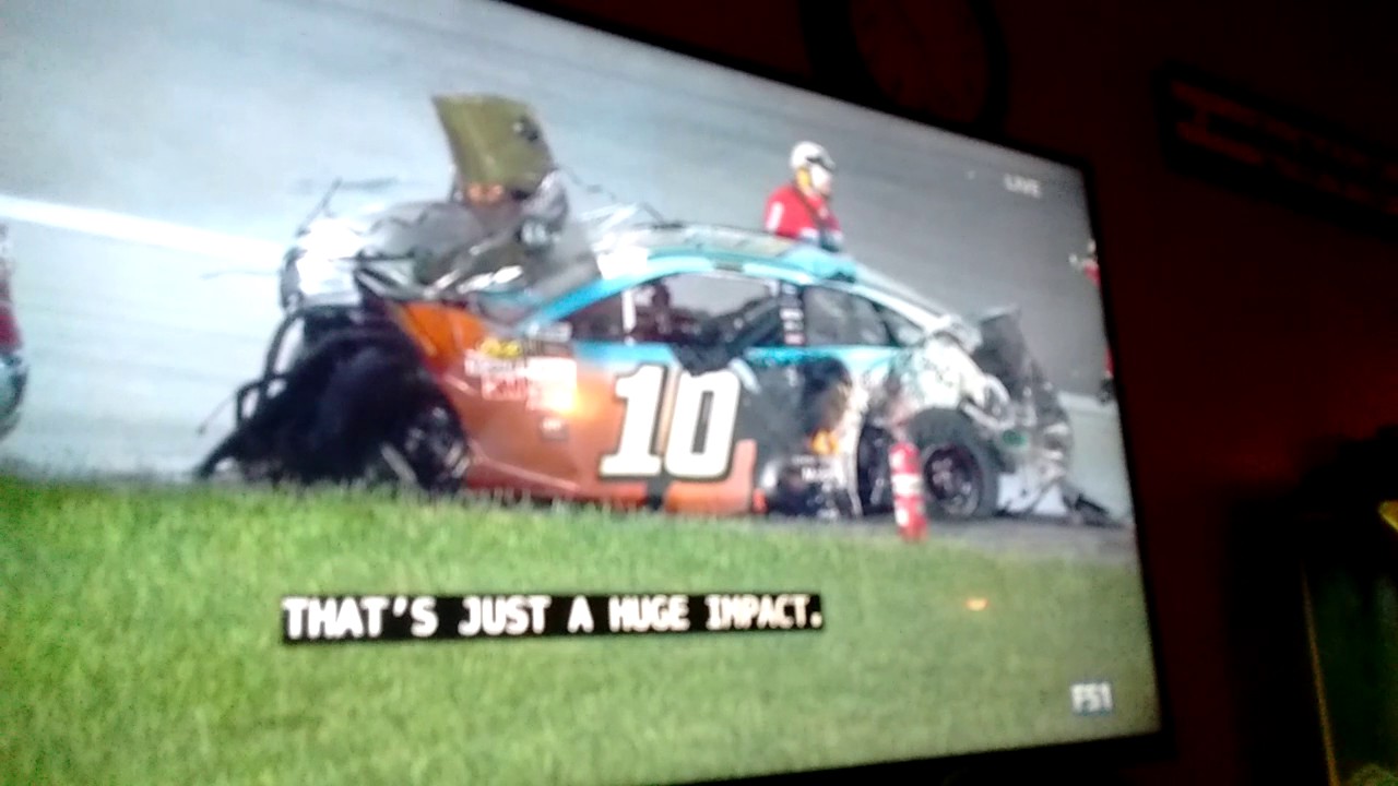 Violent crash NASCAR Kansas 2017 Aric almirola - YouTube