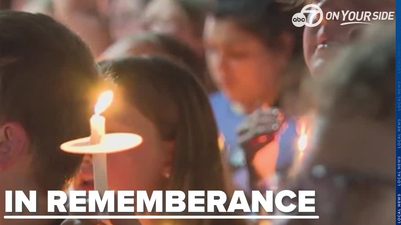 Large crowd gathers for Searcy Charlie Kirk vigil - YouTube
