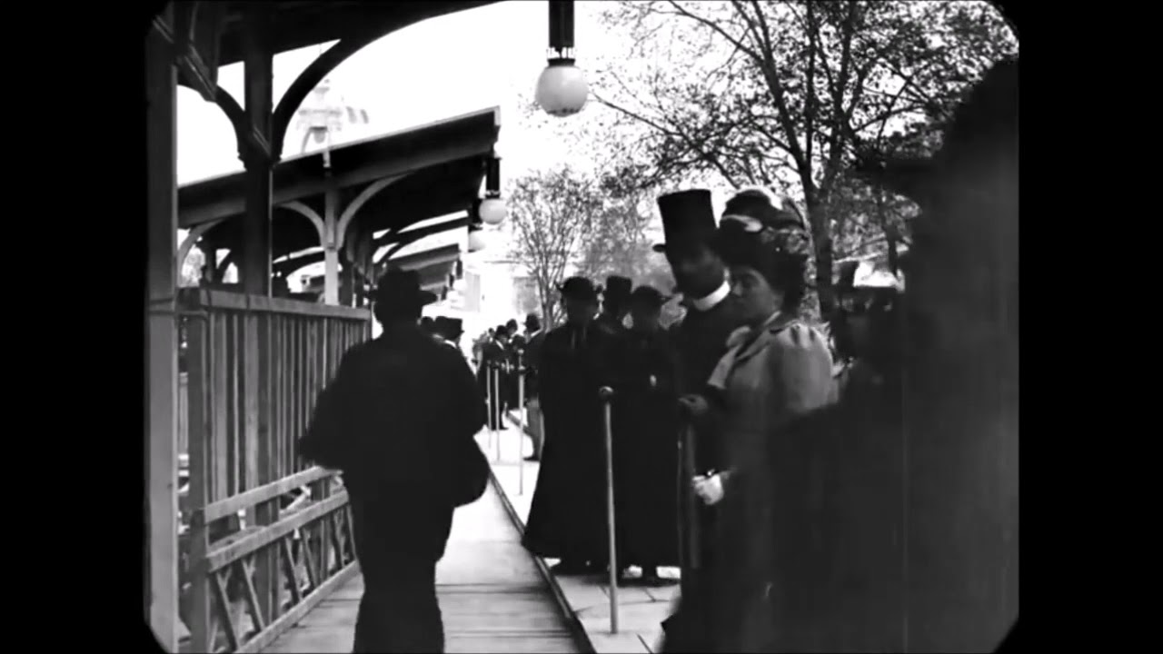 Raving in Paris - YouTube