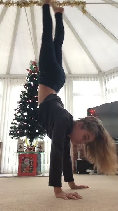 Backbend handstand splits - YouTube