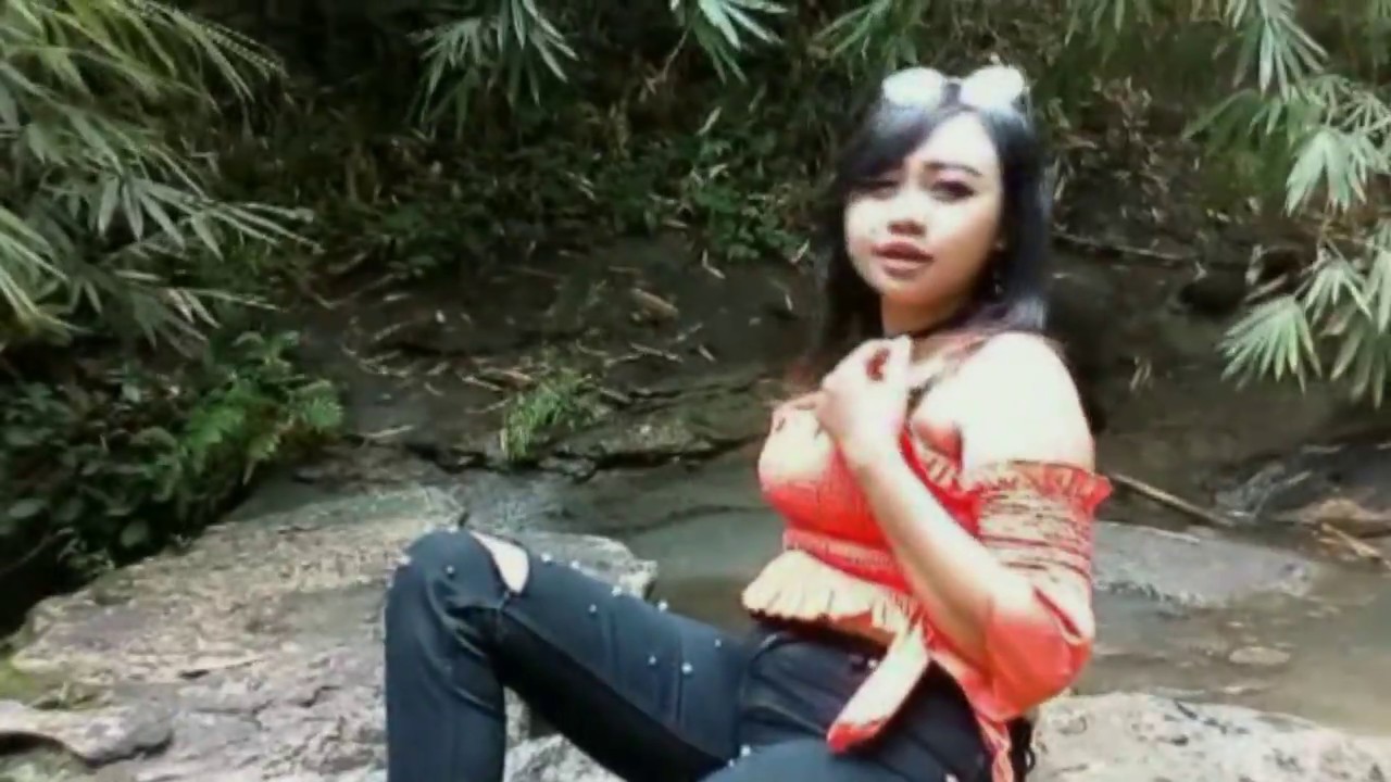 NGOBONG ATI voc PUTRI ALMEERA - YouTube