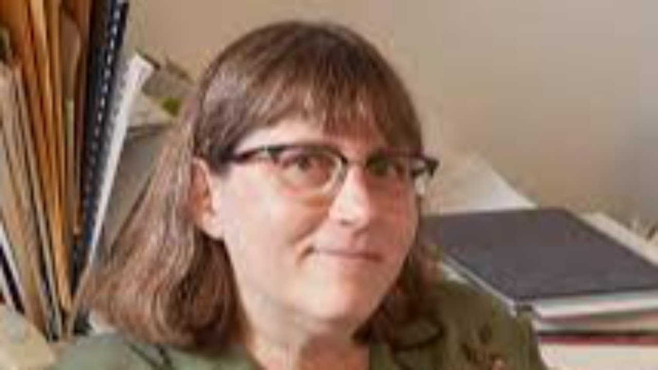 Elizabeth Anderson on HIJACKED - YouTube