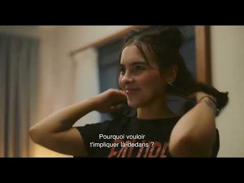 Truly Naked bande annonce