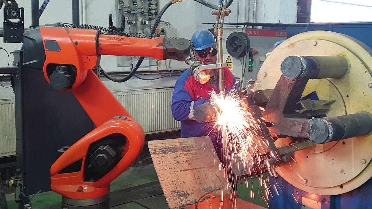 Cobots - cooperative Cloos robots - for oxy-fuel cutting. - YouTube