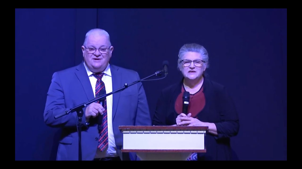 Keith and Connie Forney: "He's Still the King of Kings" - YouTube
