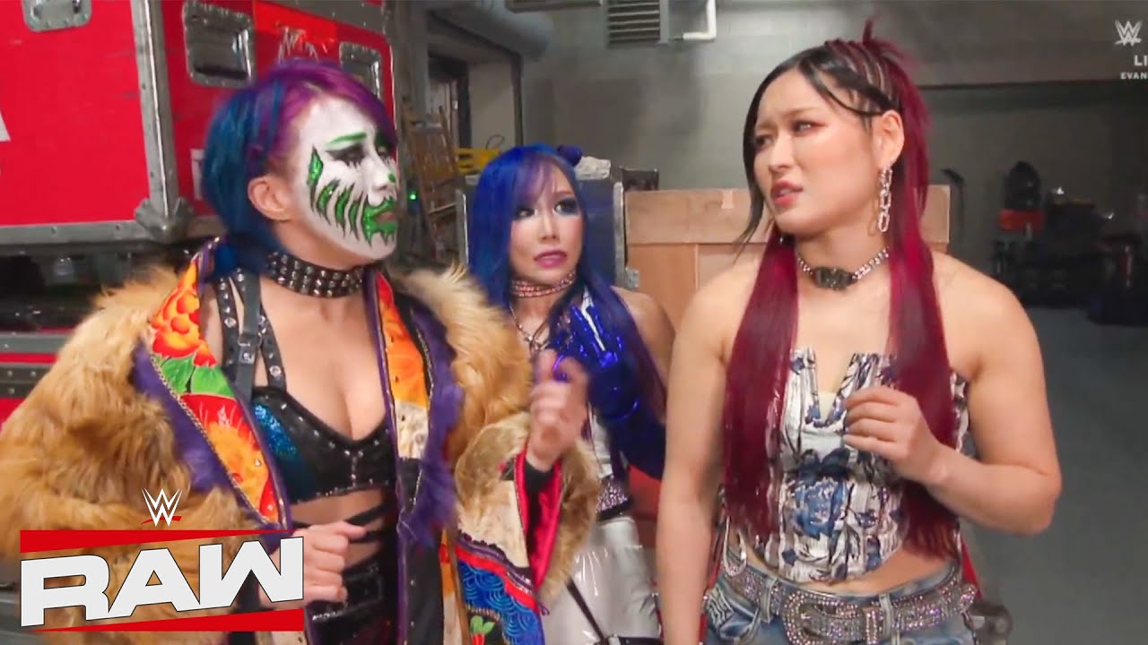 Asuka Snaps at Kairi Sane & IYO SKY Backstage | WWE Segment - YouTube