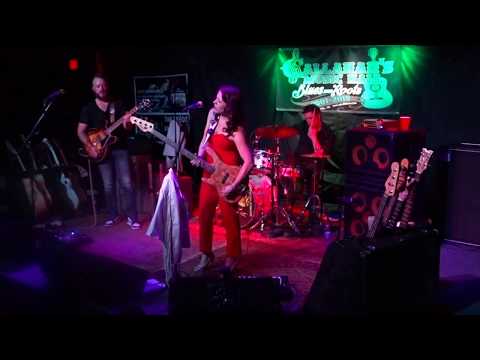 DANIELLE NICOLE BAND  \