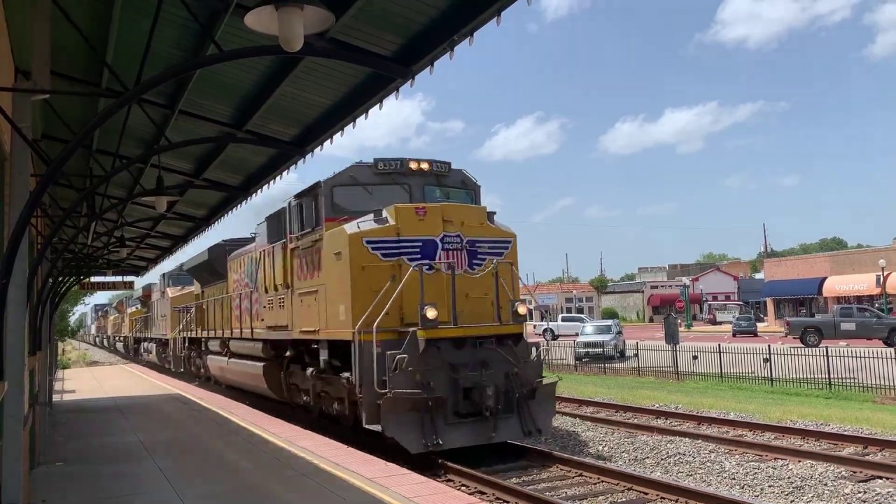 2020-06-30d Union Pacific Intermodal Train - YouTube