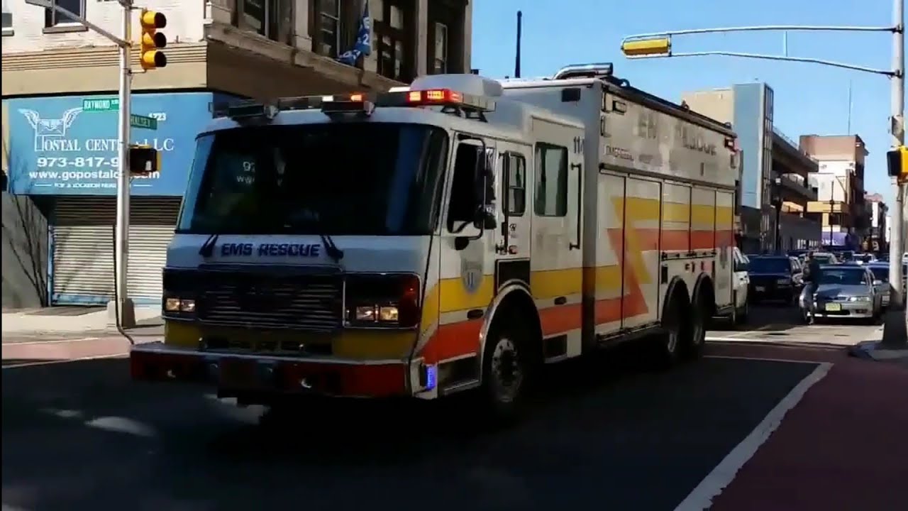 UMDNJ EMS Heavy Rescue & Supervisor Responding Down Town Newark Nj ...