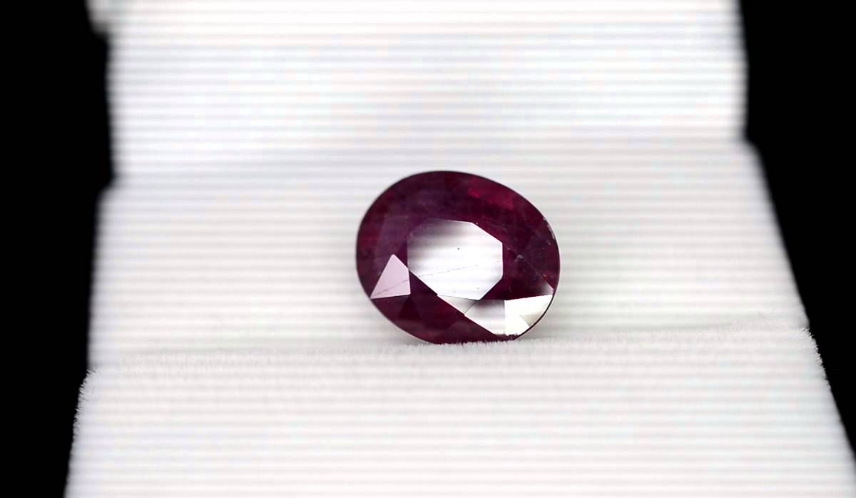 8.410 Cts. Natural Ruby, Madagascar Video #1 (HD Quality) - YouTube