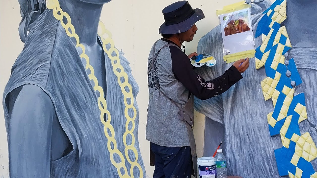 Revitalising the Old Mural With New Fresh Paints! #mural #art - YouTube