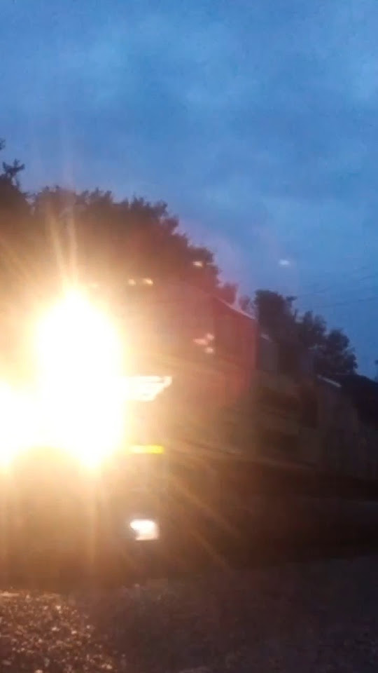 CSX #3047!!! UP #8799 leads a EB UP M-HOLI27 out of Lake Charles, Louisiana!!! - YouTube