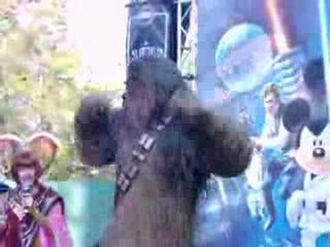 Chewbacca Dancing - YouTube