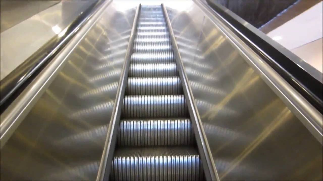 Original 1970s Montgomery & Modernized 2010s Kone Escalators at the UT ...