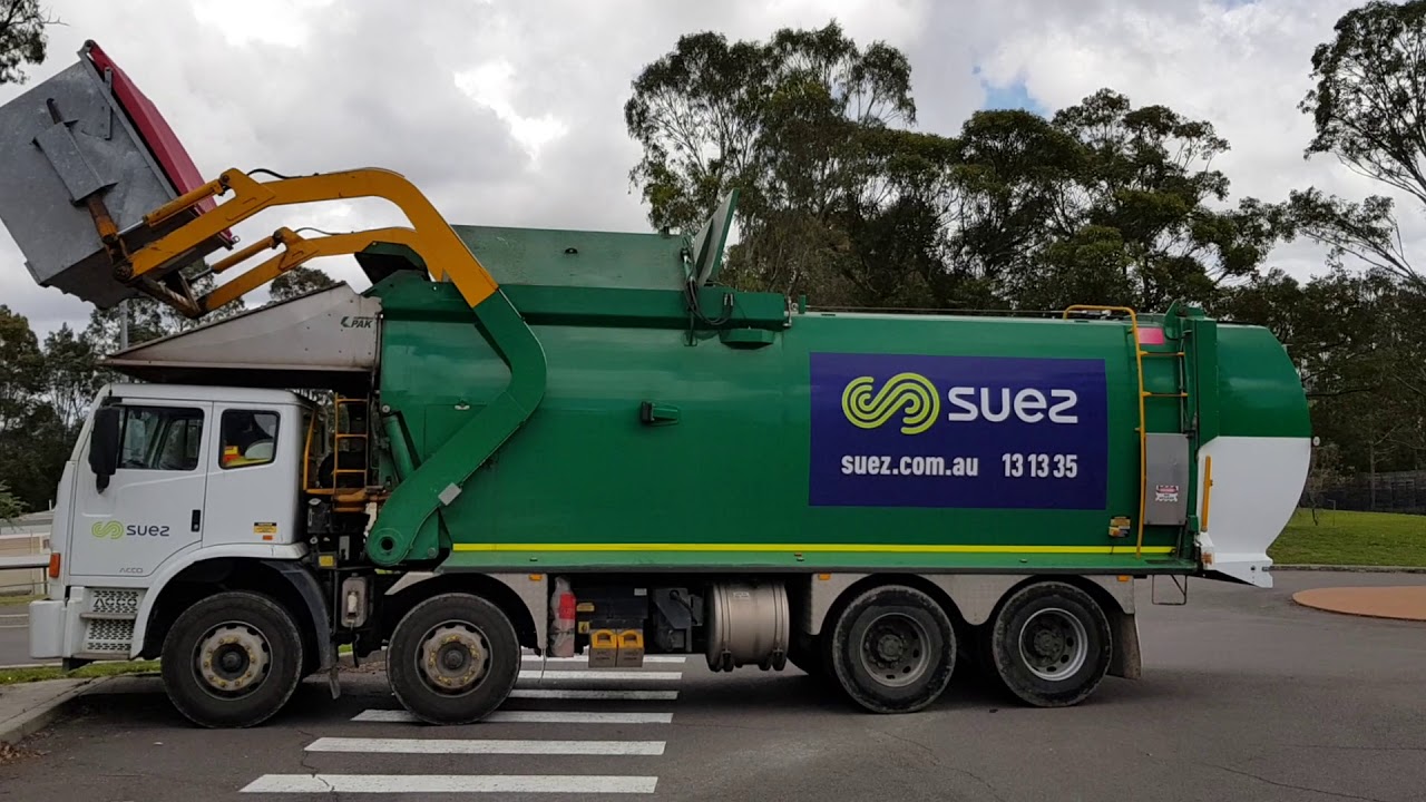 SUEZ FRONT LOADER - YouTube