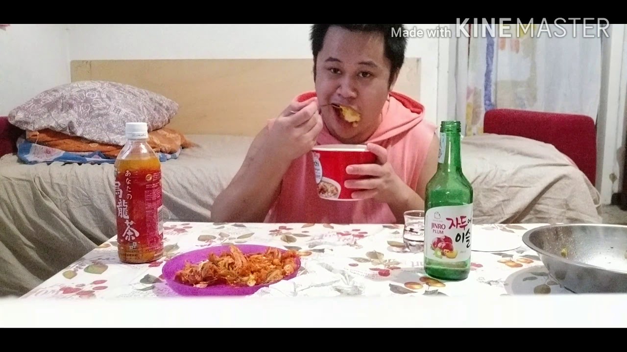 MUKBANG KOREAN( KIMCHI NOODLES,EGG, KIMCHI, SOJU + SANGARIA) - YouTube