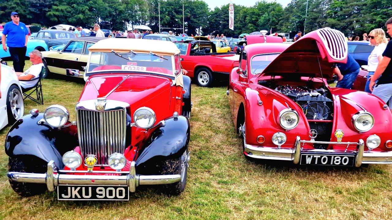 Walking through Bath Festival of Motoring - YouTube