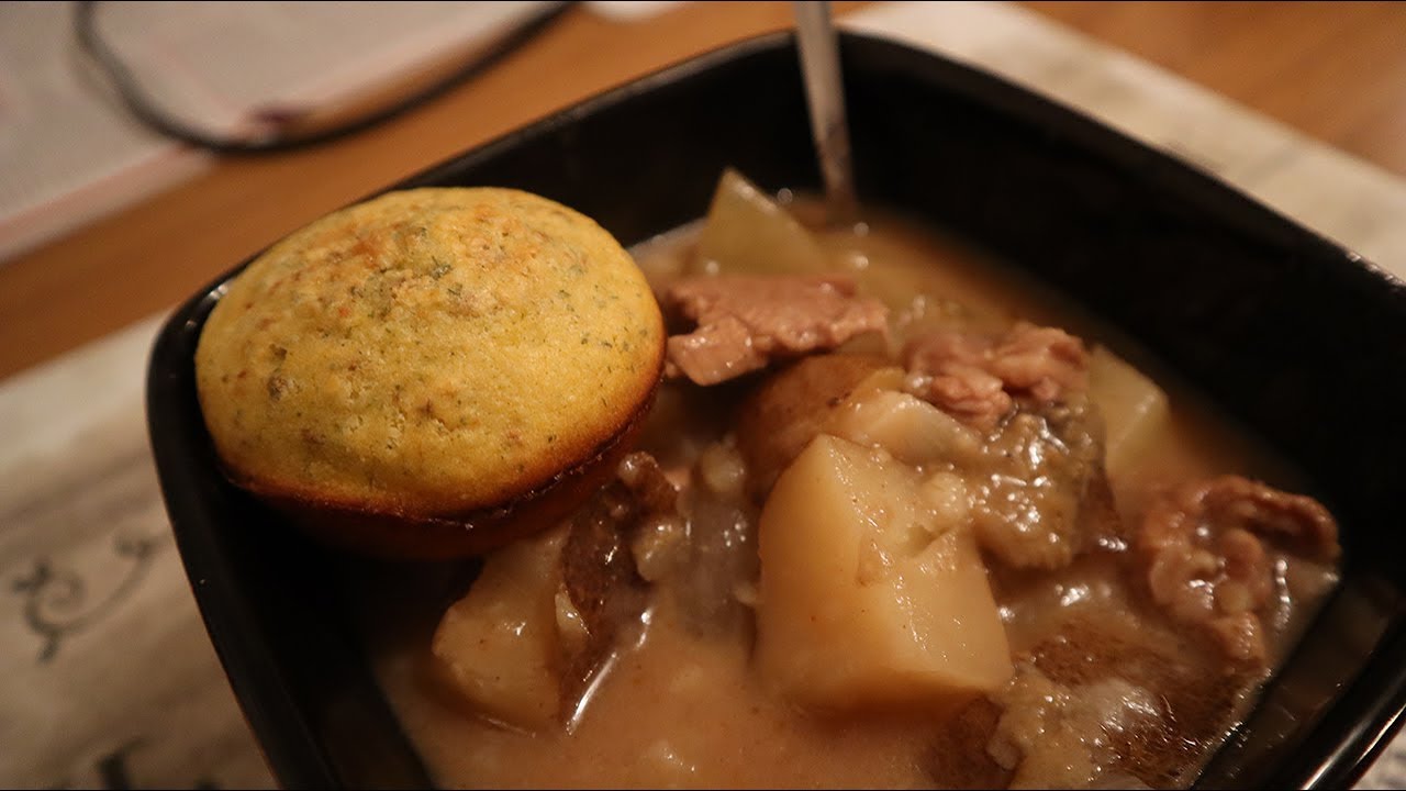 How to make crockpot stew and cornbread - YouTube