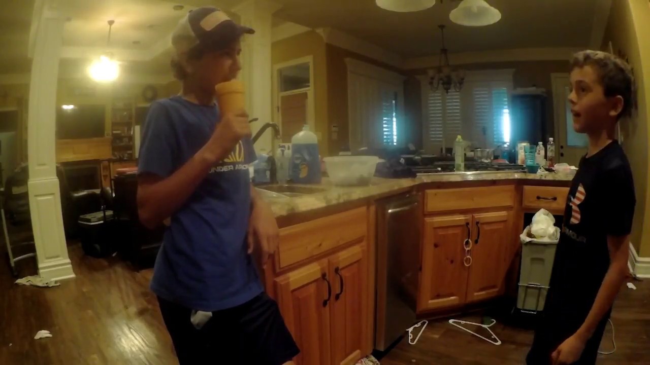 Obsatcle Course Challenge 1v1! *Loser Has To Eat A Very Gross Smothie ...