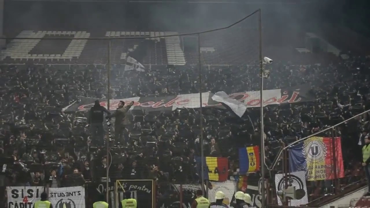 Noi suntem peluza Sepcile Rosii - Ultras in Gruia - YouTube