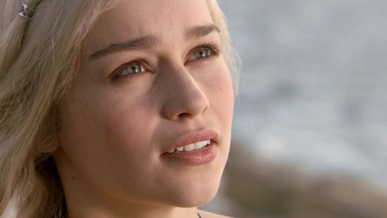 Game of Thrones 1x1 - khaleesi is taking dragon eggs for the first time ...