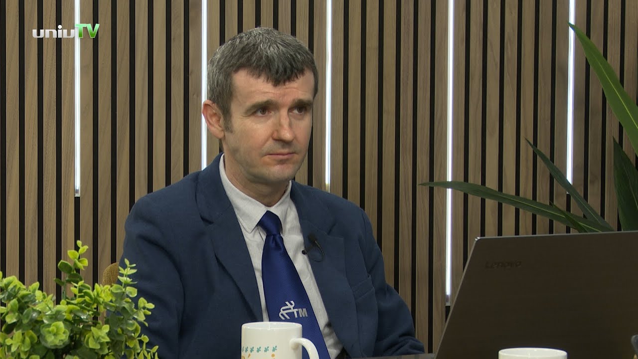 Pluszosok Egyeteme X/6. Dr. Garami András Életünk lángja A ...