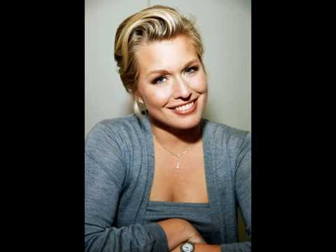 artı boyutu modeli 92, Emma Aronson, büyük ve güzel bir kadın, güzel, kıvrımlı şekil