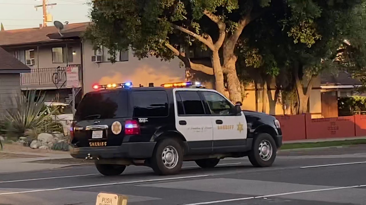 LASD Responding Code 3 - YouTube