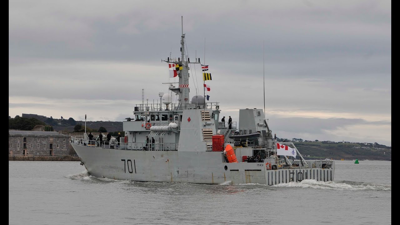 ROYAL CANADIAN NAVY HMCS GLACE BAY MM701 LEAVES DEVONPORT AT MUTTON ...