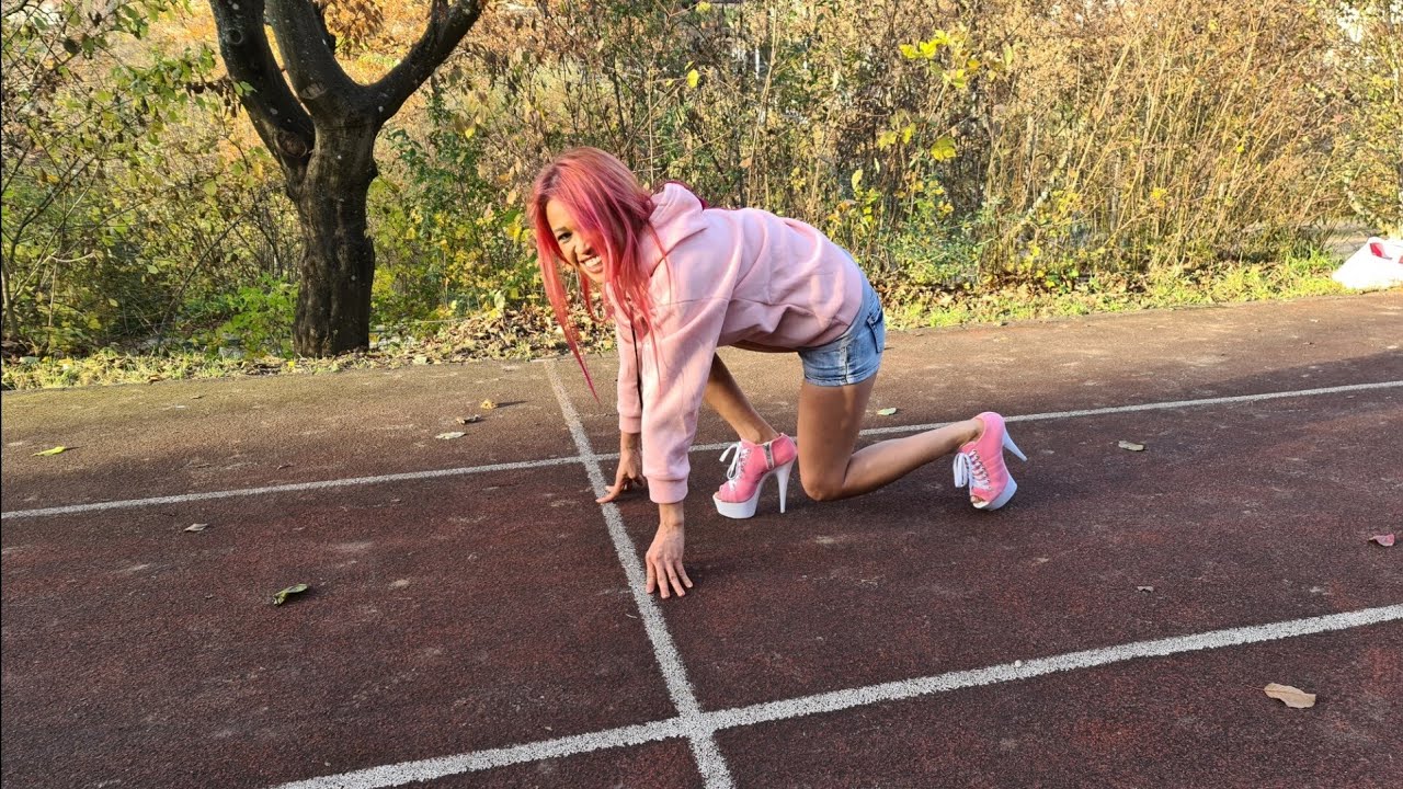 Jessies Swiss Life - High Heels Running Challenge - YouTube