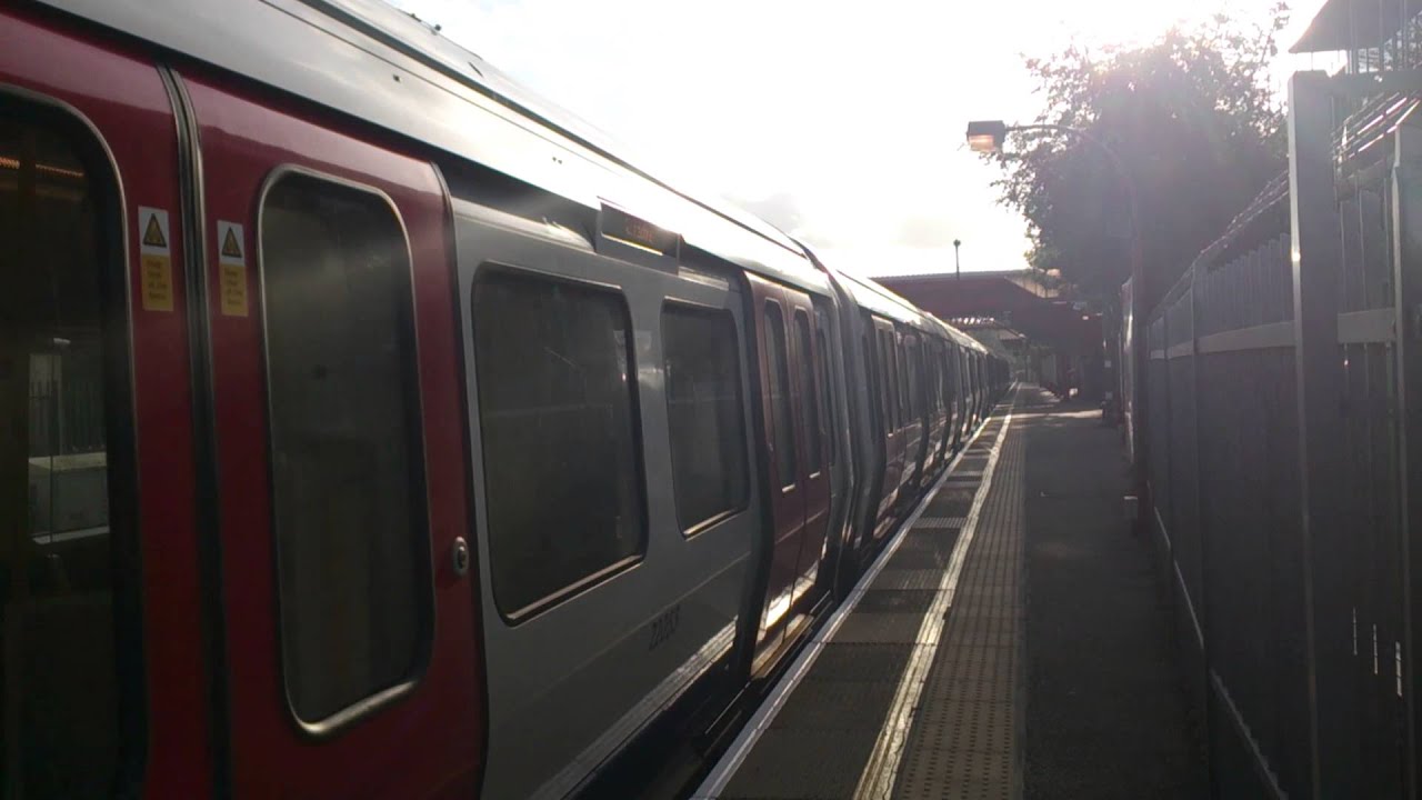 S Stock London Underground Metropolitan Line Departing Amersham Station ...